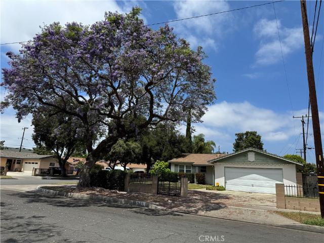 3621 W Crystal Ln