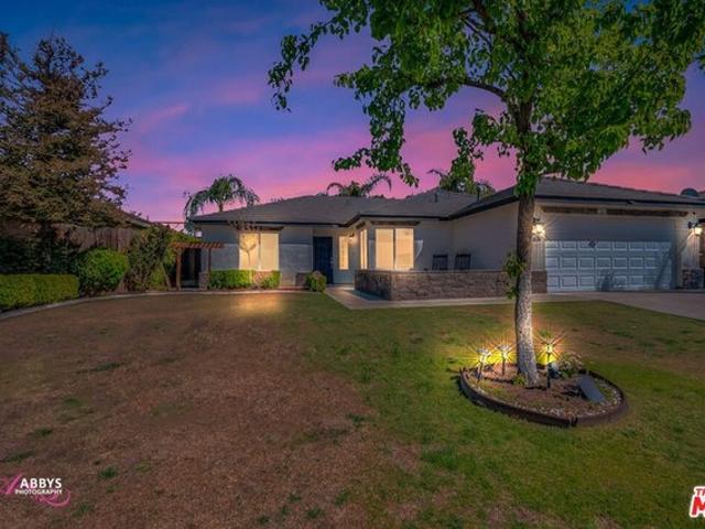 3622 Azure Dr, Bakersfield, CA 93312