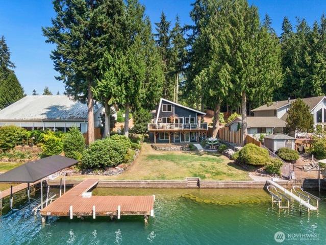 3622 Deer Island Dr E, Lake Tapps, WA 98391