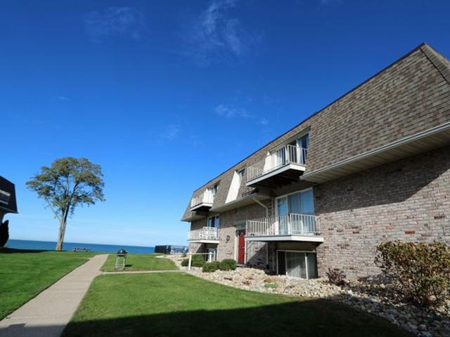 3618 Lakeshore Dr Unit 8, Saint Joseph, MI 49085