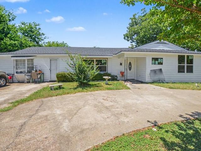3623 Castle Hills Dr, Dallas, TX 75241