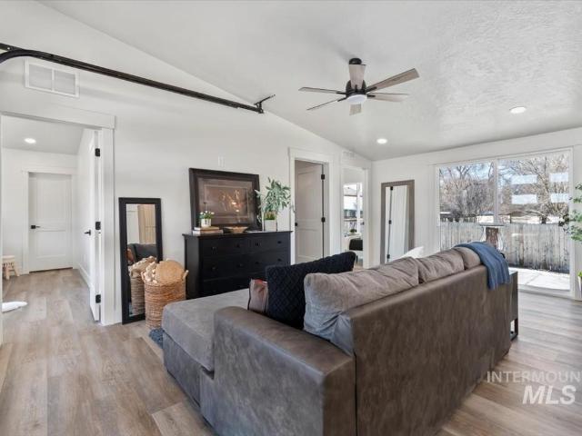 362 & 366 W London St, Middleton, ID 83644 | MLS #98982 | Compass