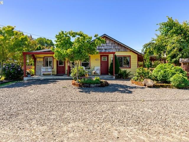 362 E Washington Ave, Brownsville, OR 97327
