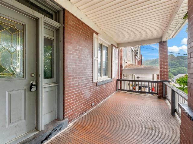 362 Kenney Ave