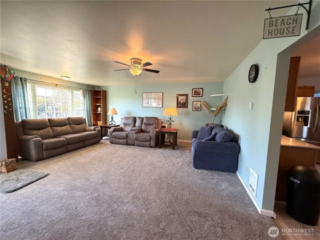 362 Lake Bay Loop SE