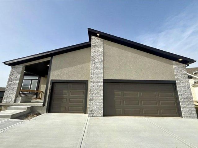 362 SW Chavis Dr, Blue Springs, MO 64064