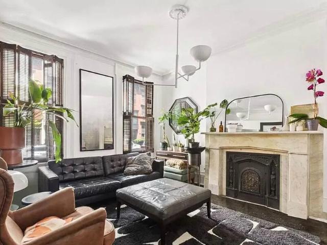 362 W 30TH Street HOUSE