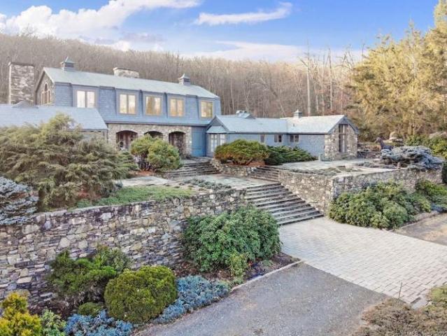 362 Transylvania Rd, Woodbury, CT 06798