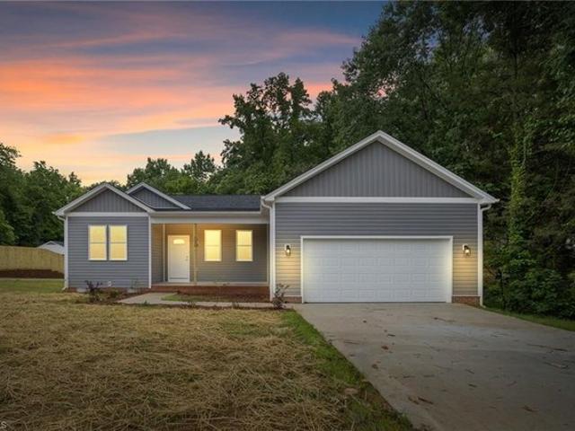 3634 Old Vineyard Rd, Winston Salem, NC 27104