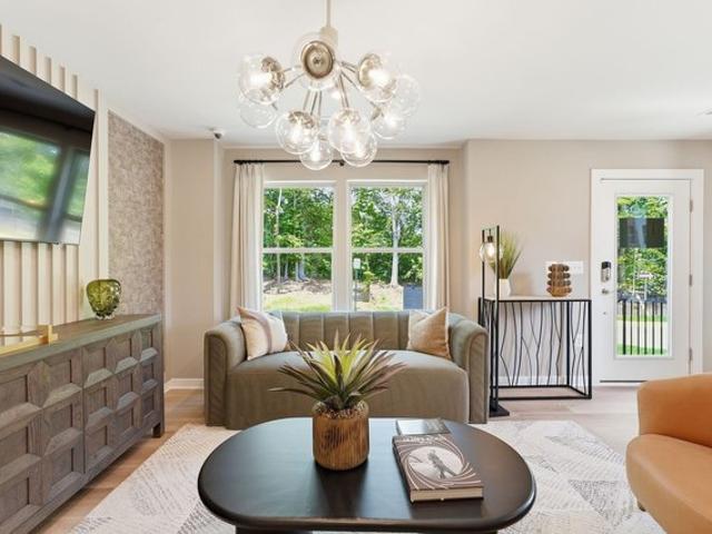 3634 Agate Ln, Woodbridge, VA 22193