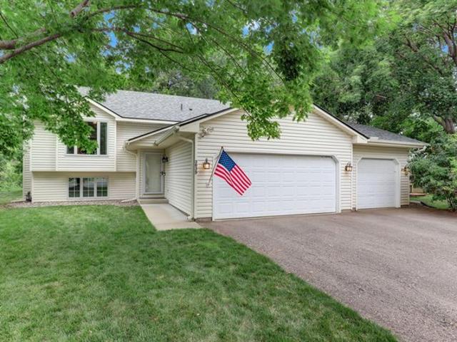 3635 Blue Jay Ct, Eagan, MN 55123