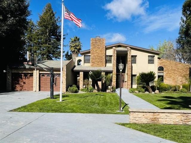 3635 Country Club Blvd, Stockton, CA 95204