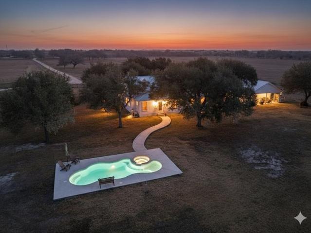 3635 County Road 265, Moulton, TX 77975