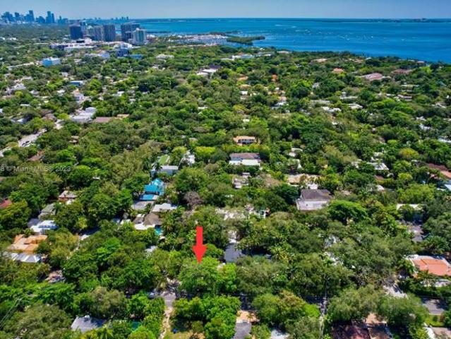 3635 Douglas Rd S, Miami, FL 33133