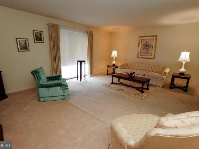 3635 Glengyle Avenue # 5B
