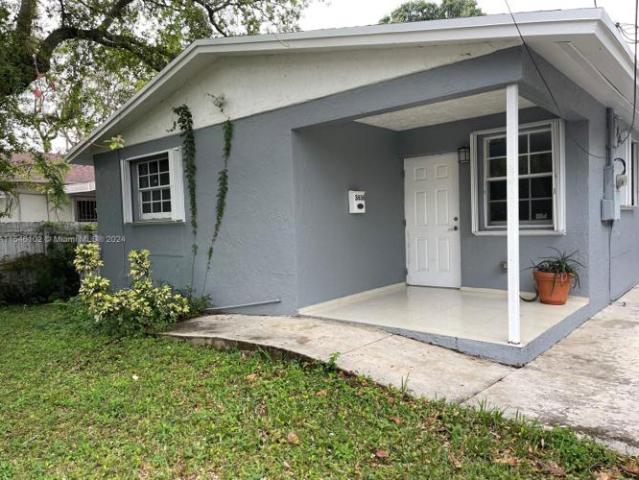 3636 Oak Ave, Miami, FL 33133
