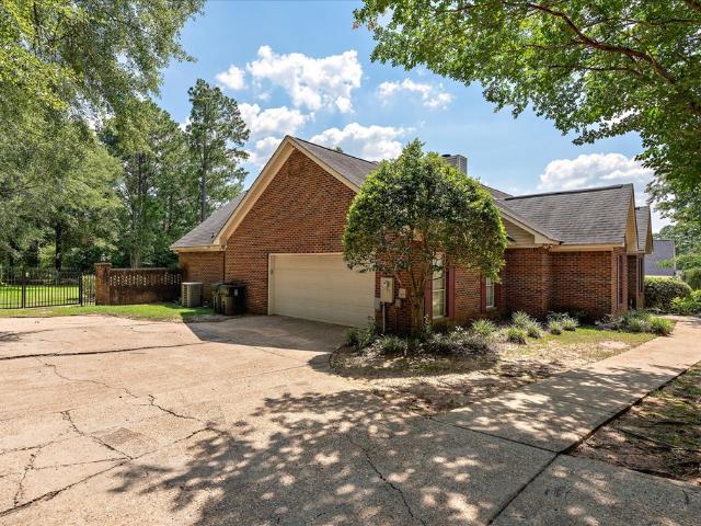 3636 Oakridge Lane