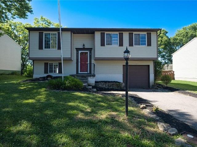 3636 Charlotte Mill Dr, West Carrollton, OH 45439