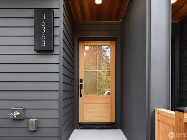 3636 Greenwood Ave N Unit B, Seattle, WA 98103