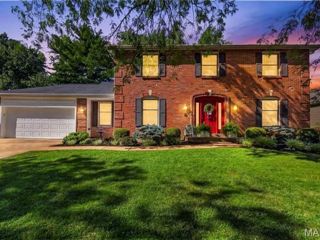 3636 Whispering Ridge Ln, Saint Louis, MO 63129