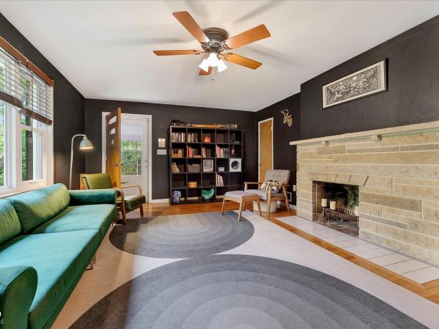 3637 W 69th Street