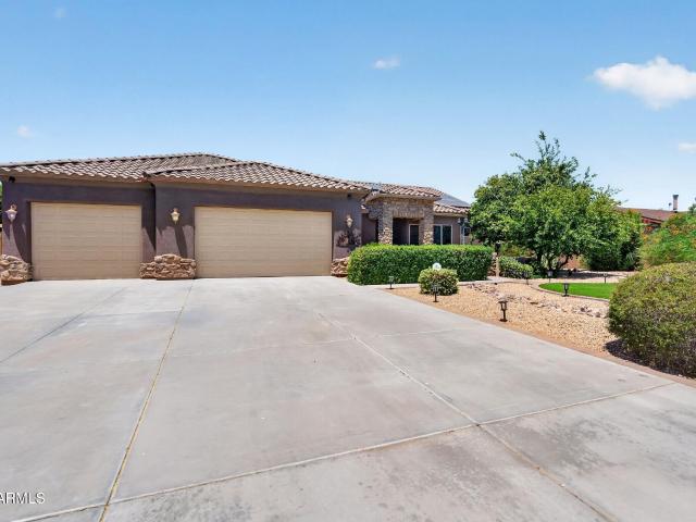 3638 e tierra buena lane