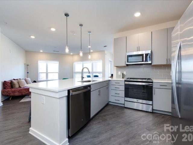 3630 N Davidson Street # 2213