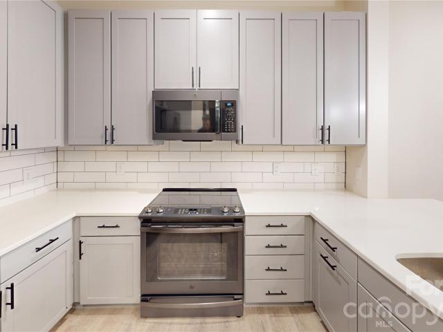 3630 N Davidson Street # 3308
