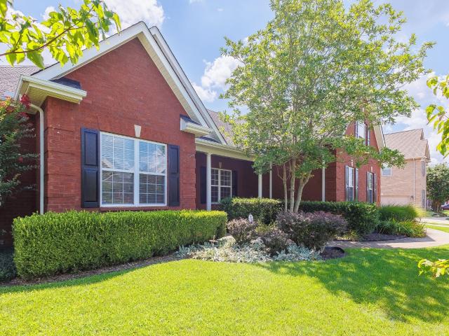 3630 Geneva Dr