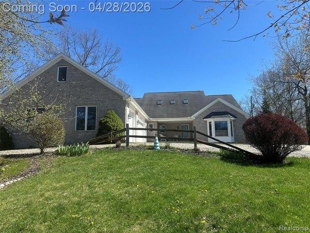 3630 S Shimmons Cir, Auburn Hills, MI 48326