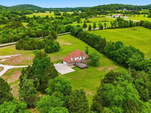 3630 W Trimble Rd, Milton, TN 37118
