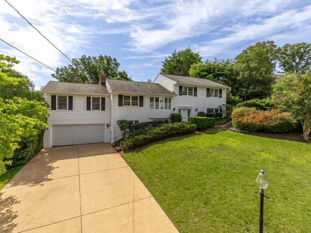 3630 37th St N, Arlington, VA 22207