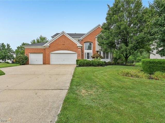 36328 S Park Dr, Avon, OH 44011