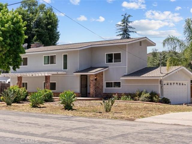 3632 Foxley Dr, Escondido, CA 92027