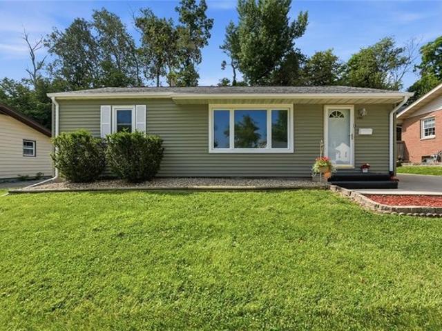3633 Bel Air Dr SE, Cedar Rapids, IA 52403