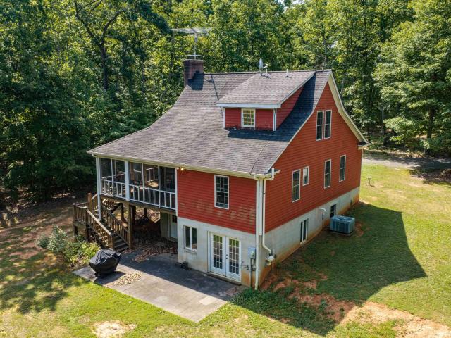 363 bridgeport rd