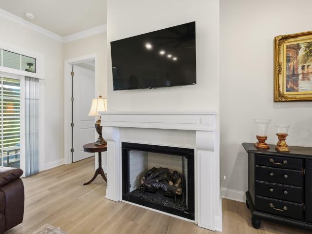 363 Golfview Ln