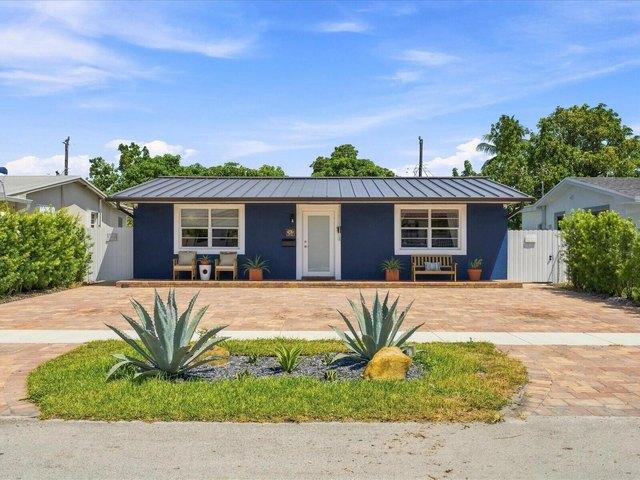 363 E 62nd St, Hialeah, FL 33013