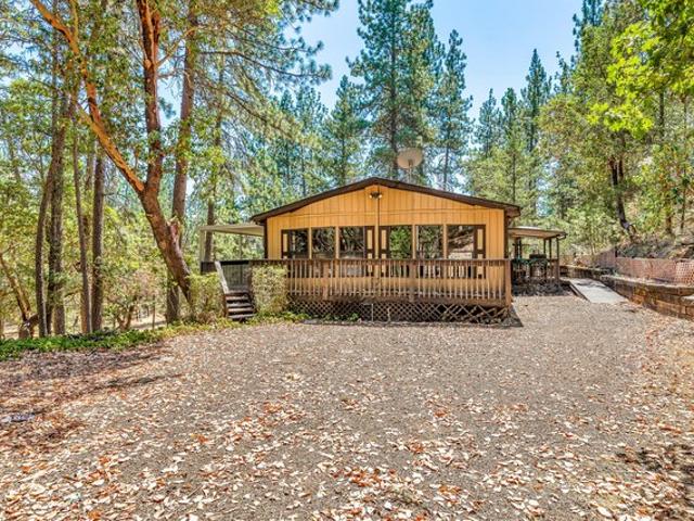 363 Kitty Dr, Eagle Point, OR 97524
