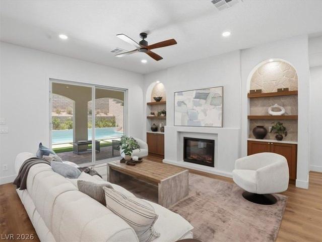 363 Molinetto St, Las Vegas, NV 89138