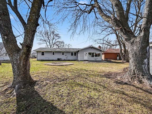 363 N Waterville Ave, Le Center, MN 56057 | MLS #7043 | Compass
