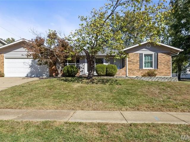 363 Novara Dr, Ballwin, MO 63021