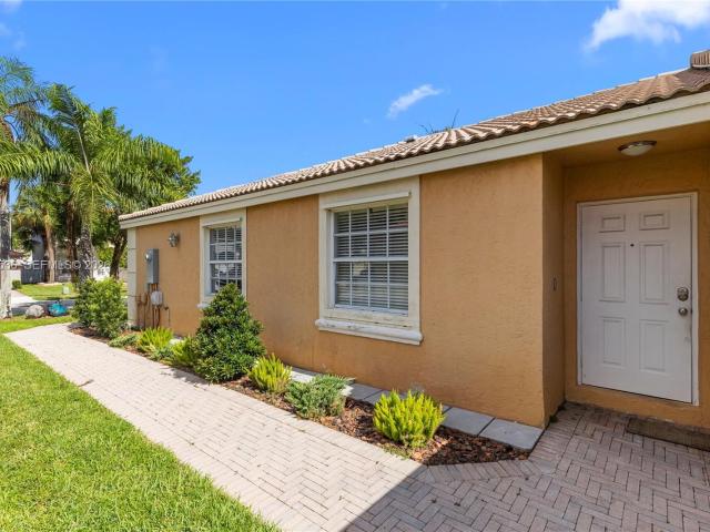 363 NW 158th Ave, Pembroke Pines, US, FL