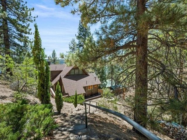 363 Pine Hl, Fawnskin, CA 92333