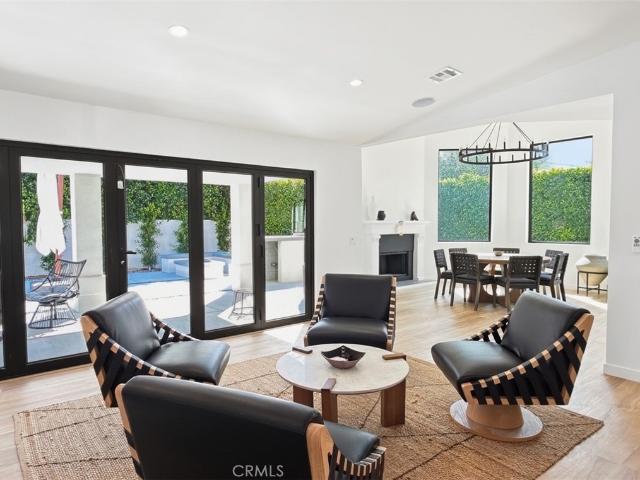 363 W Yorba