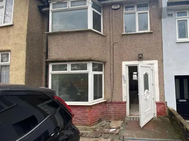 363 Whitton Avenue East, London, UB6 0PZ, United Kingdom | 5 bed townhouse for rent #140801892 | Rentberry