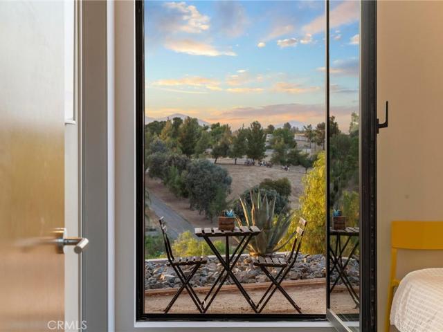 36453 Vía El Pais Bonita, Temecula, CA 92592 | MLS #OC26153