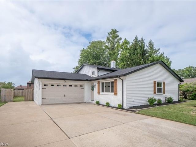 36473 Lake Shore Blvd, Eastlake, OH 44095