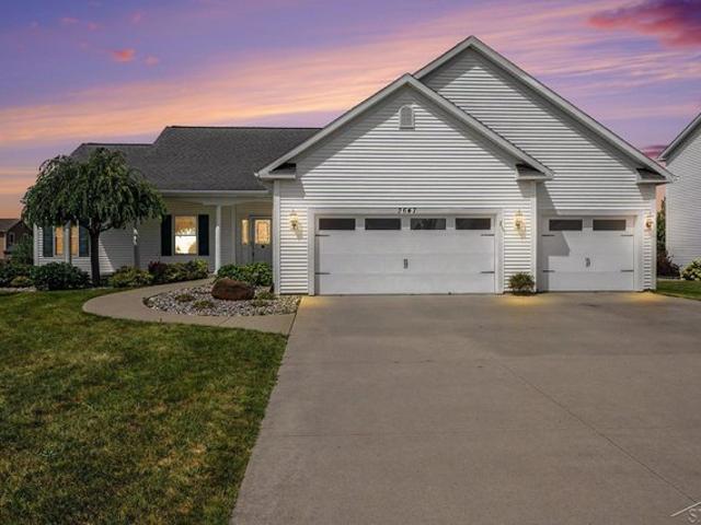 3647 Coachmans Ridge Dr, Saginaw, MI 48603