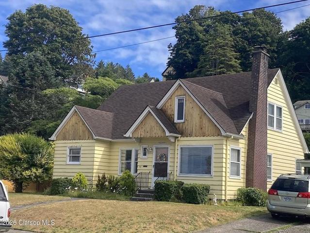 3647 Duane St, Astoria, OR 97103